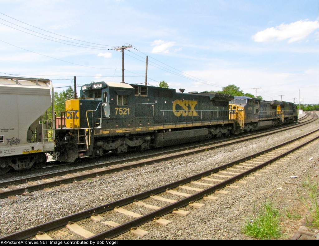 CSX 7521 and 7676
